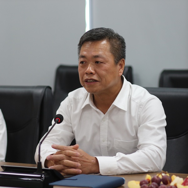 Phó chủ tịch Thứ nhất Hội đồng thành viên Ngân hàng Ngoại thương Nga (VTB) thăm và làm việc tại VRB